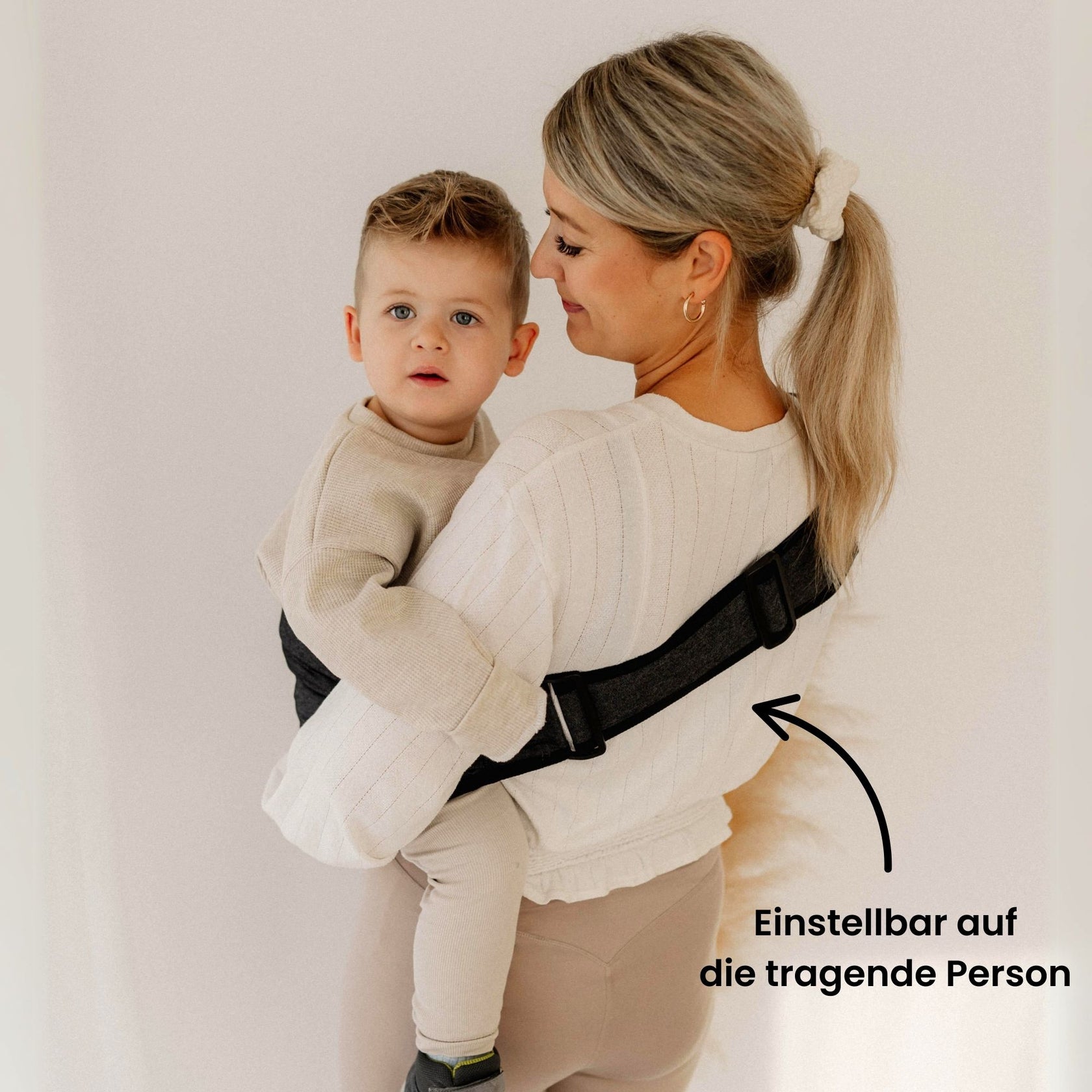 Ergonomische Kindertrage inkl. Reisetasche – manesa